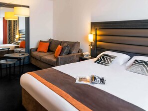 Quarto Familiar, 1 cama king-size e sofá-cama | Cofre no quarto, secretária, quartos insonorizados 