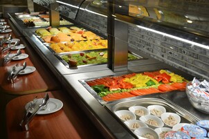 Pequeno-almoço tipo buffet diário mediante uma taxa 
