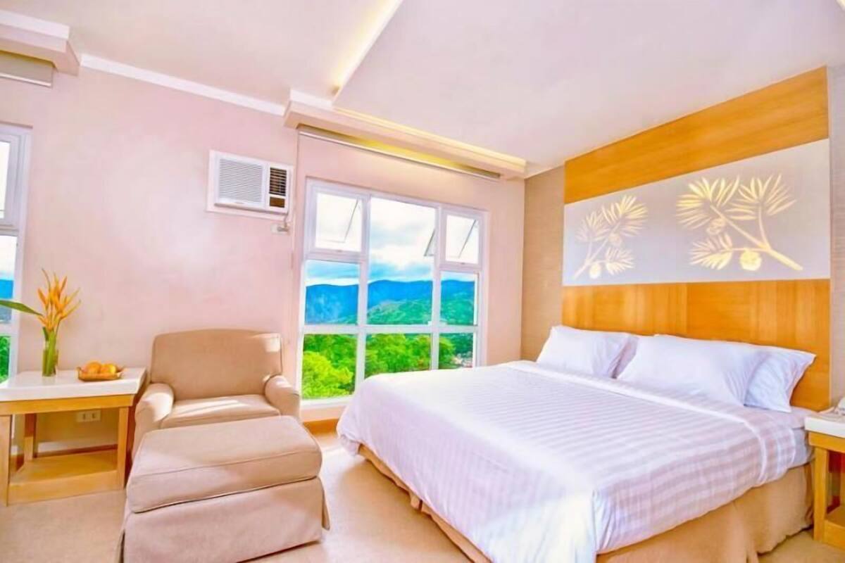 Cofre no quarto, secretária