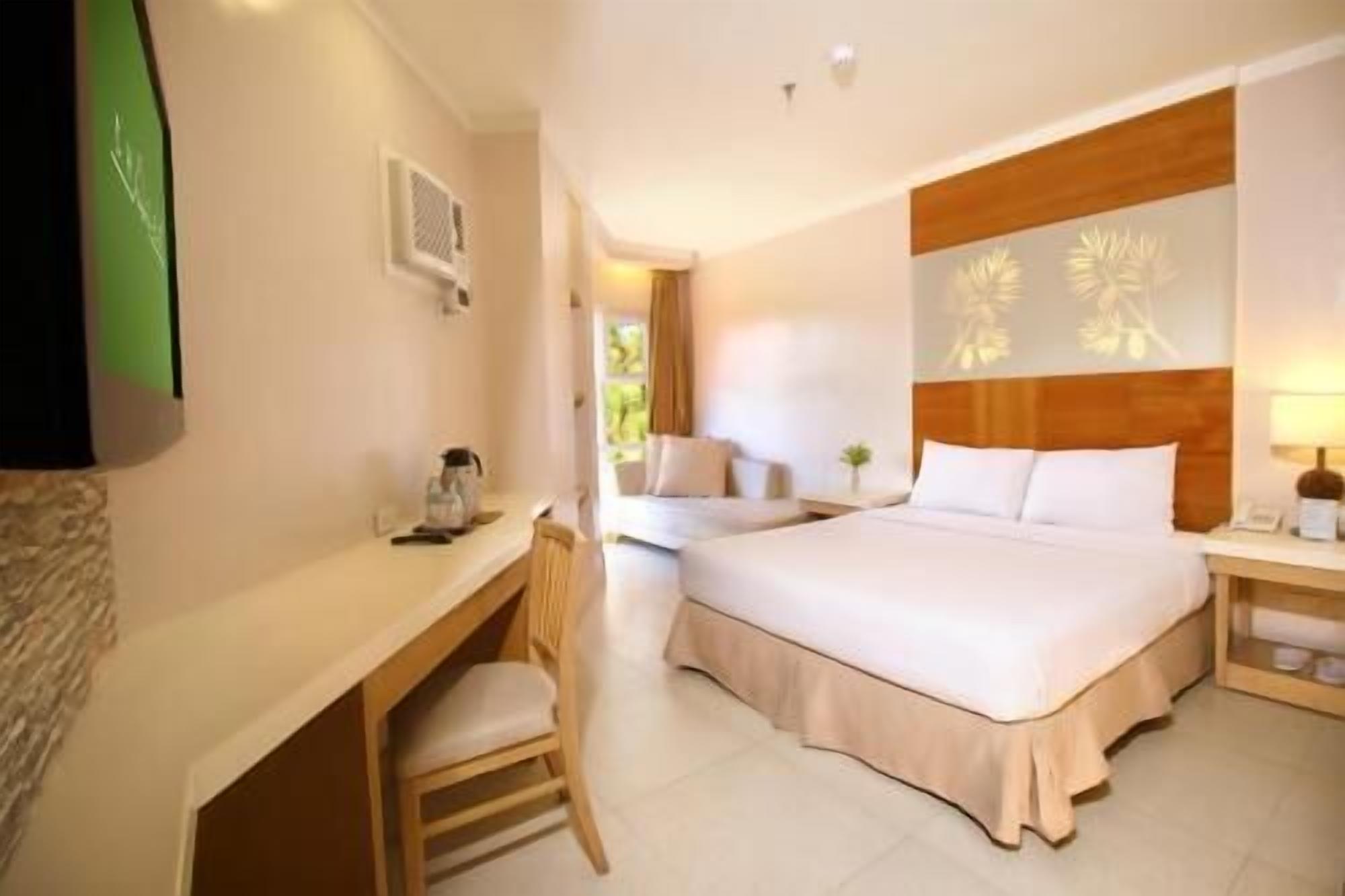 Cofre no quarto, secretária 