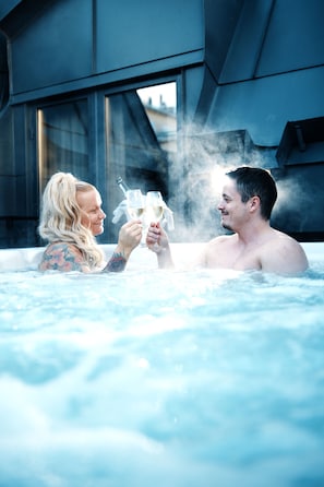 Salas para tratamentos a dois, sauna seca, sauna a vapor