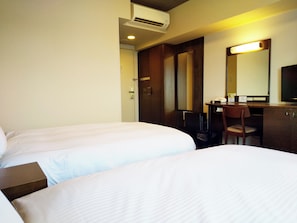 Secretária, Wi-fi grátis, roupa de cama fornecida 