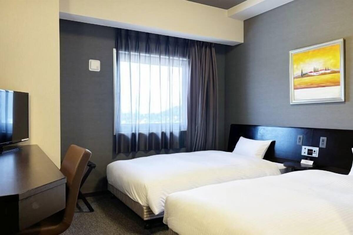 Secretária, Wi-fi grátis, roupa de cama fornecida