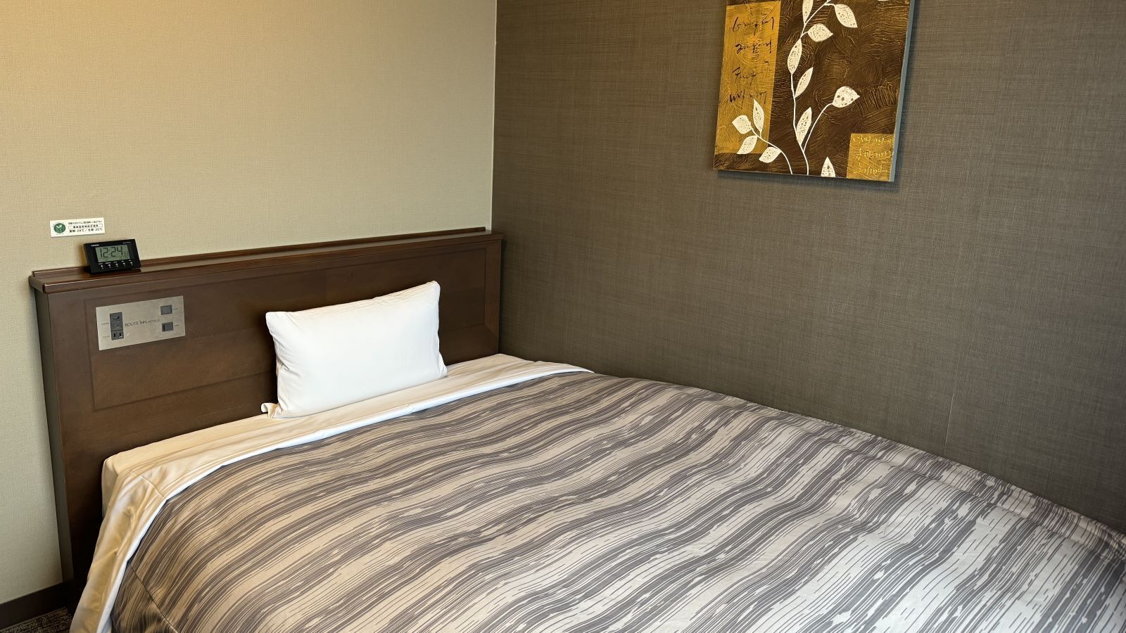 Secretária, Wi-fi grátis, roupa de cama fornecida 