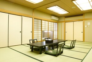 Secretária, Wi-fi grátis, roupa de cama fornecida 