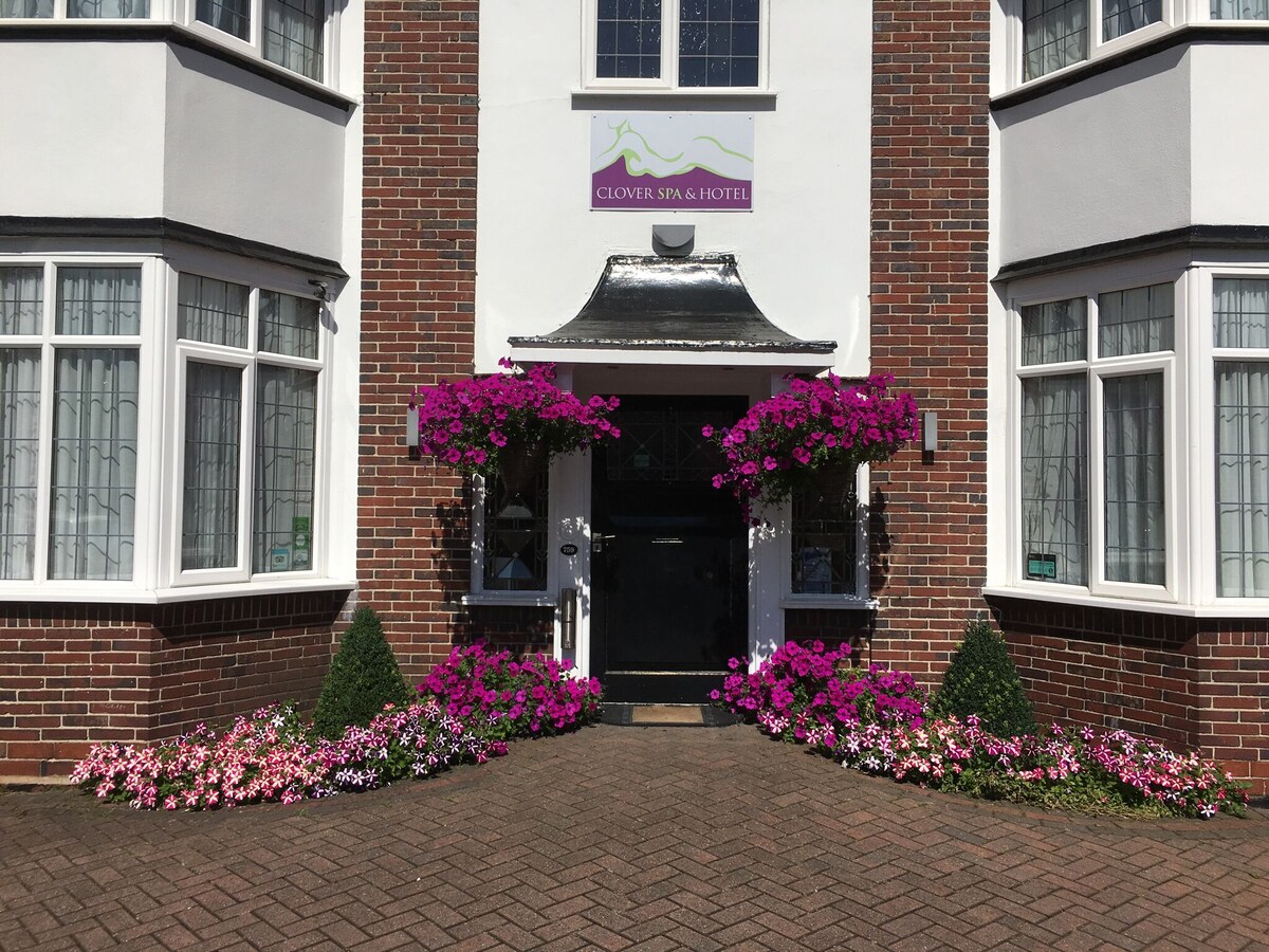 Clover Spa and Hotel Reviews, Deals & Photos 2026 - Expedia