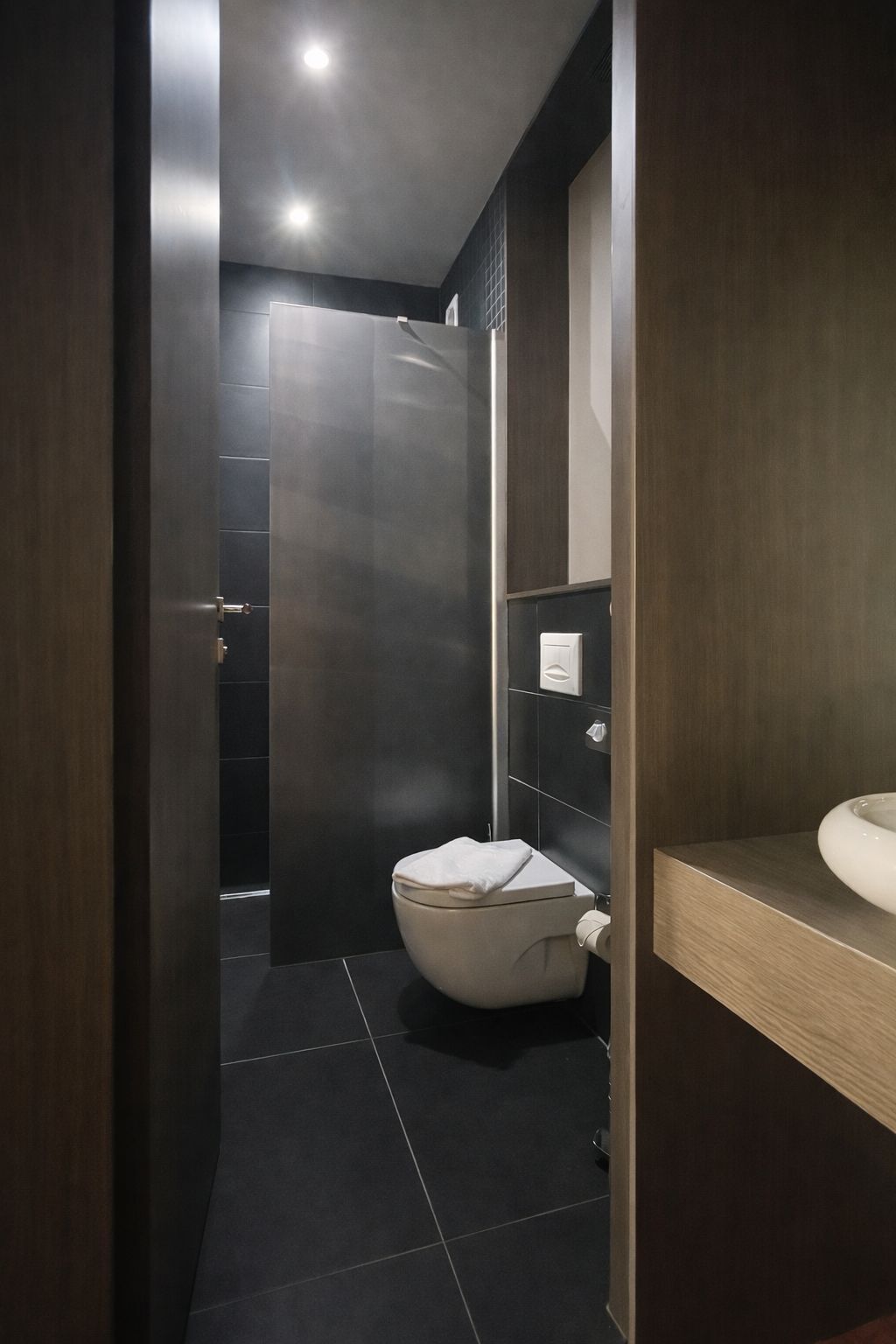 Quarto Duplo Standard, 1 cama de casal | Casa de banho | Um polibã, um secador de cabelo, toalhas fornecidas 