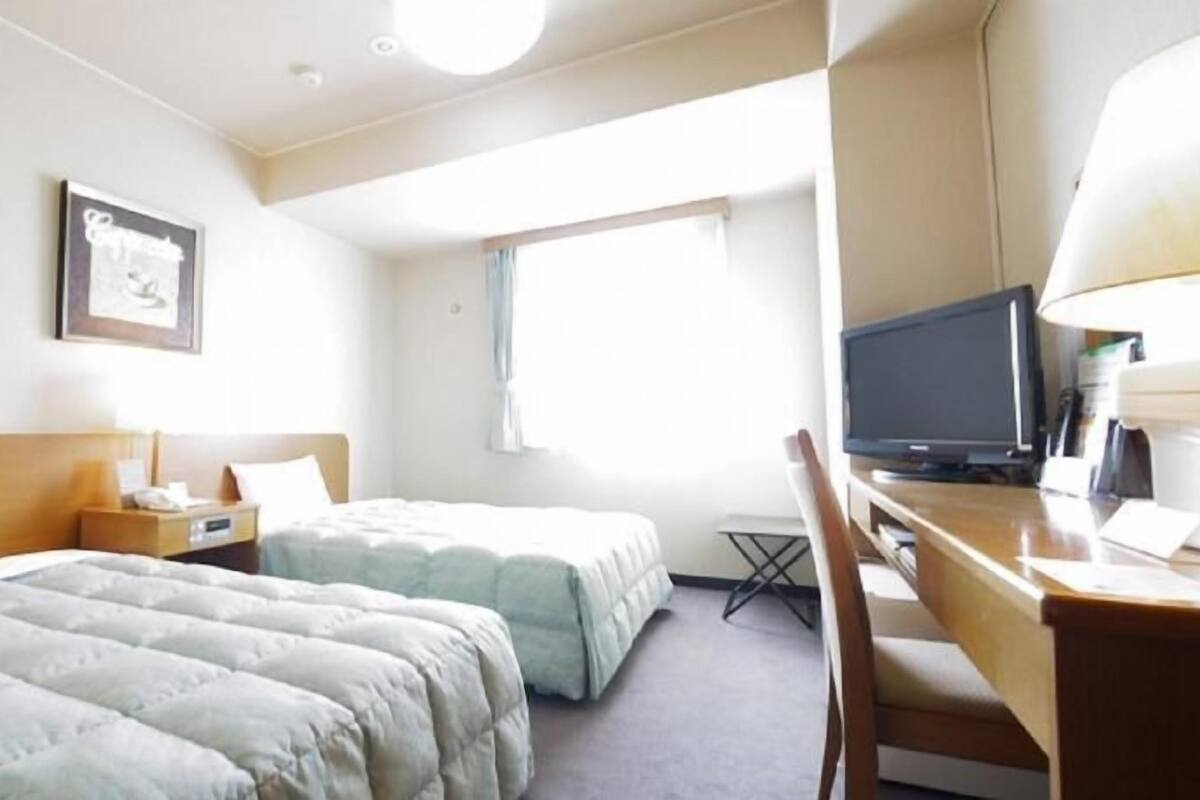 Secretária, Wi-fi grátis, roupa de cama fornecida