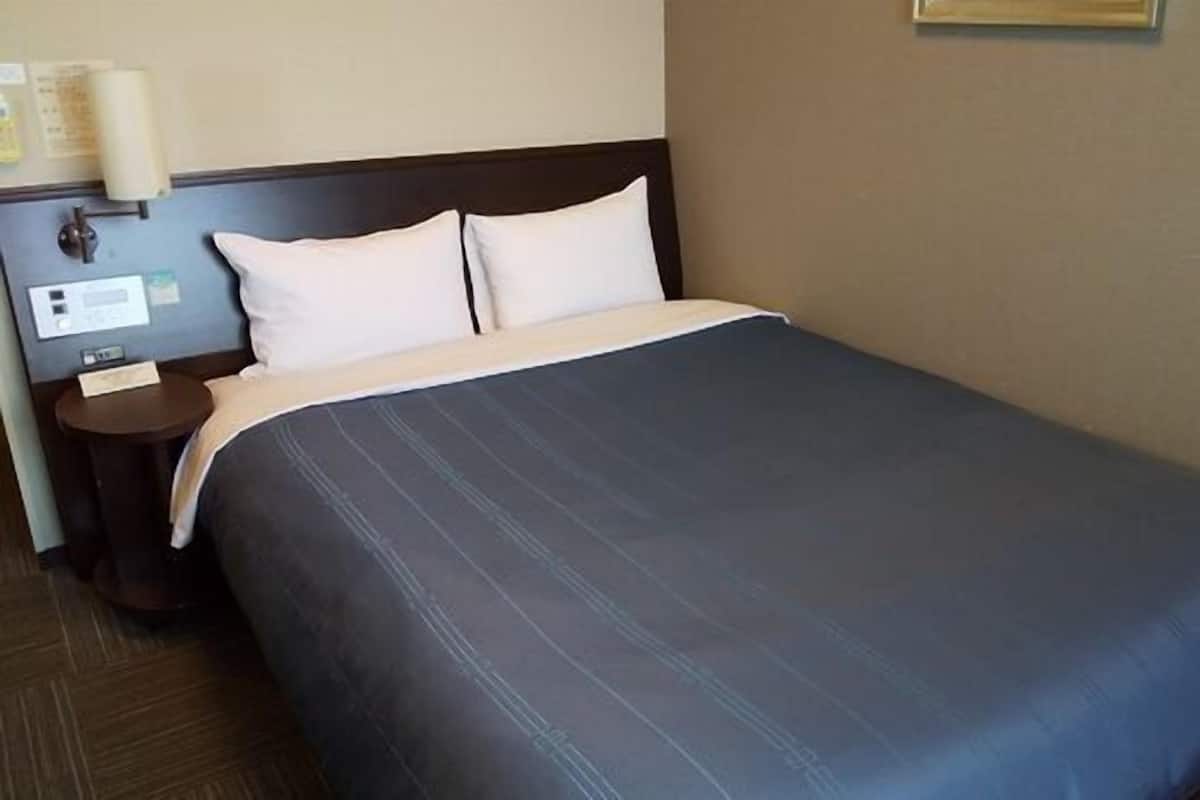 Escrivaninha, Wi-Fi de cortesia, roupa de cama