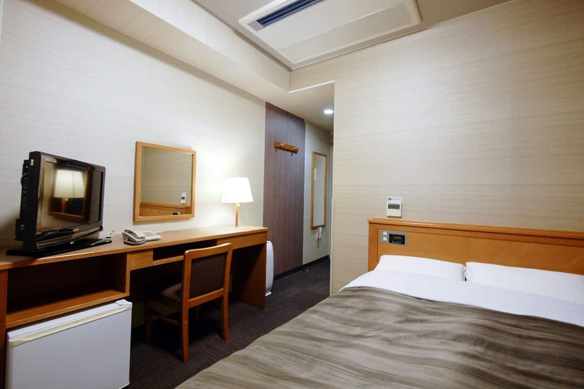 Secretária, Wi-fi grátis, roupa de cama fornecida