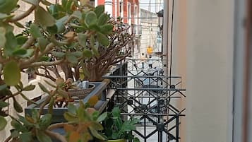 Quarto Duplo, casa de banho partilhada, Vista para a cidade | Terraço/pátio interior