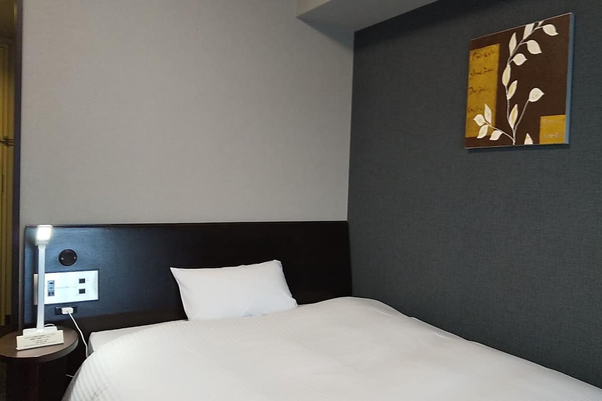 Secretária, Wi-fi grátis, roupa de cama fornecida