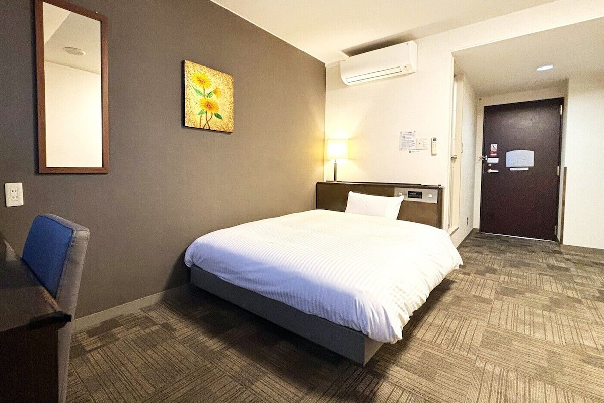 Escrivaninha, Wi-Fi de cortesia, roupa de cama
