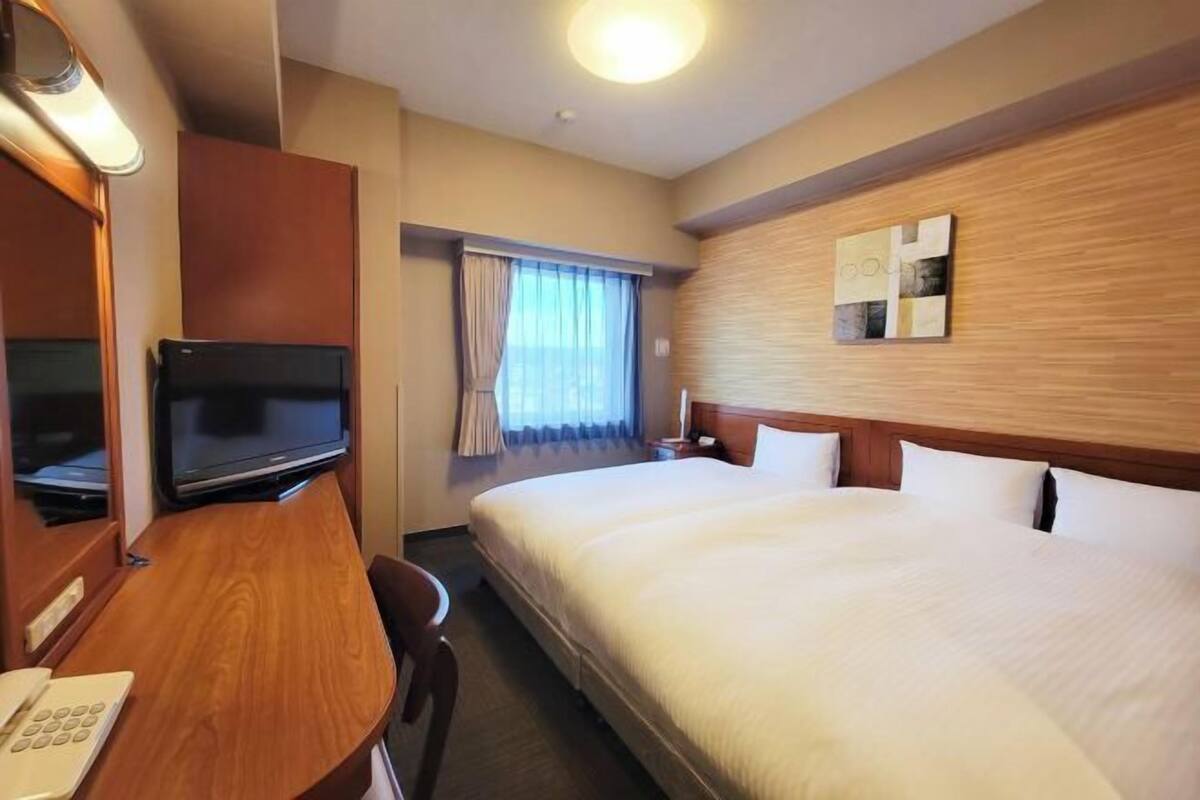 Secretária, Wi-fi grátis, roupa de cama fornecida