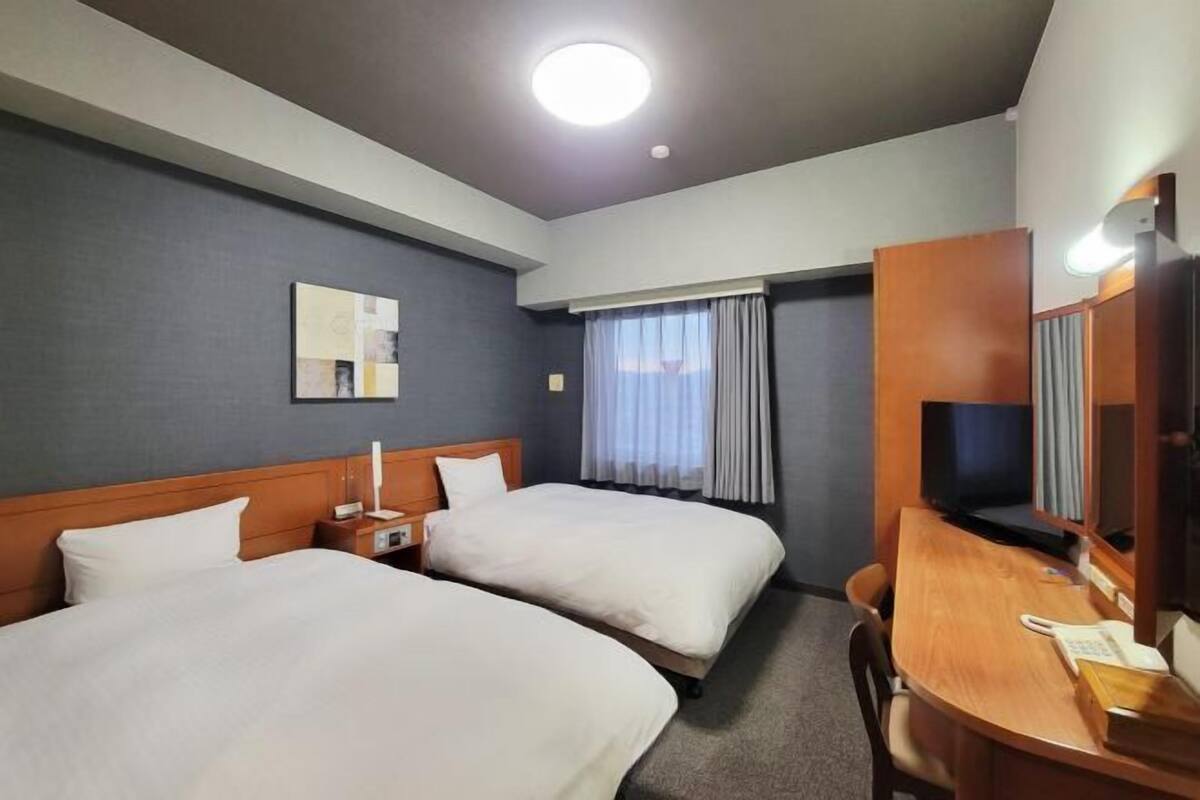 Secretária, Wi-fi grátis, roupa de cama fornecida