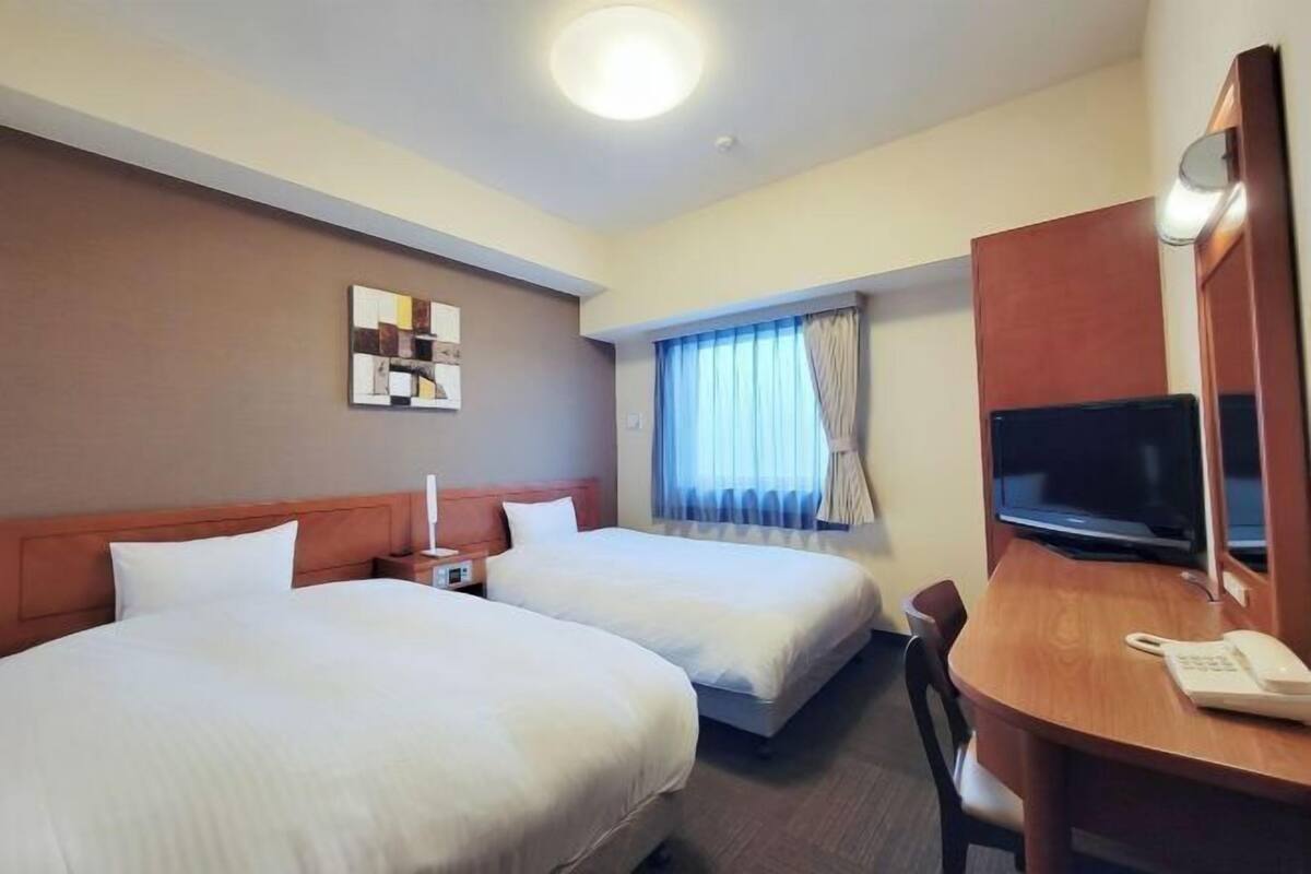 Secretária, Wi-fi grátis, roupa de cama fornecida