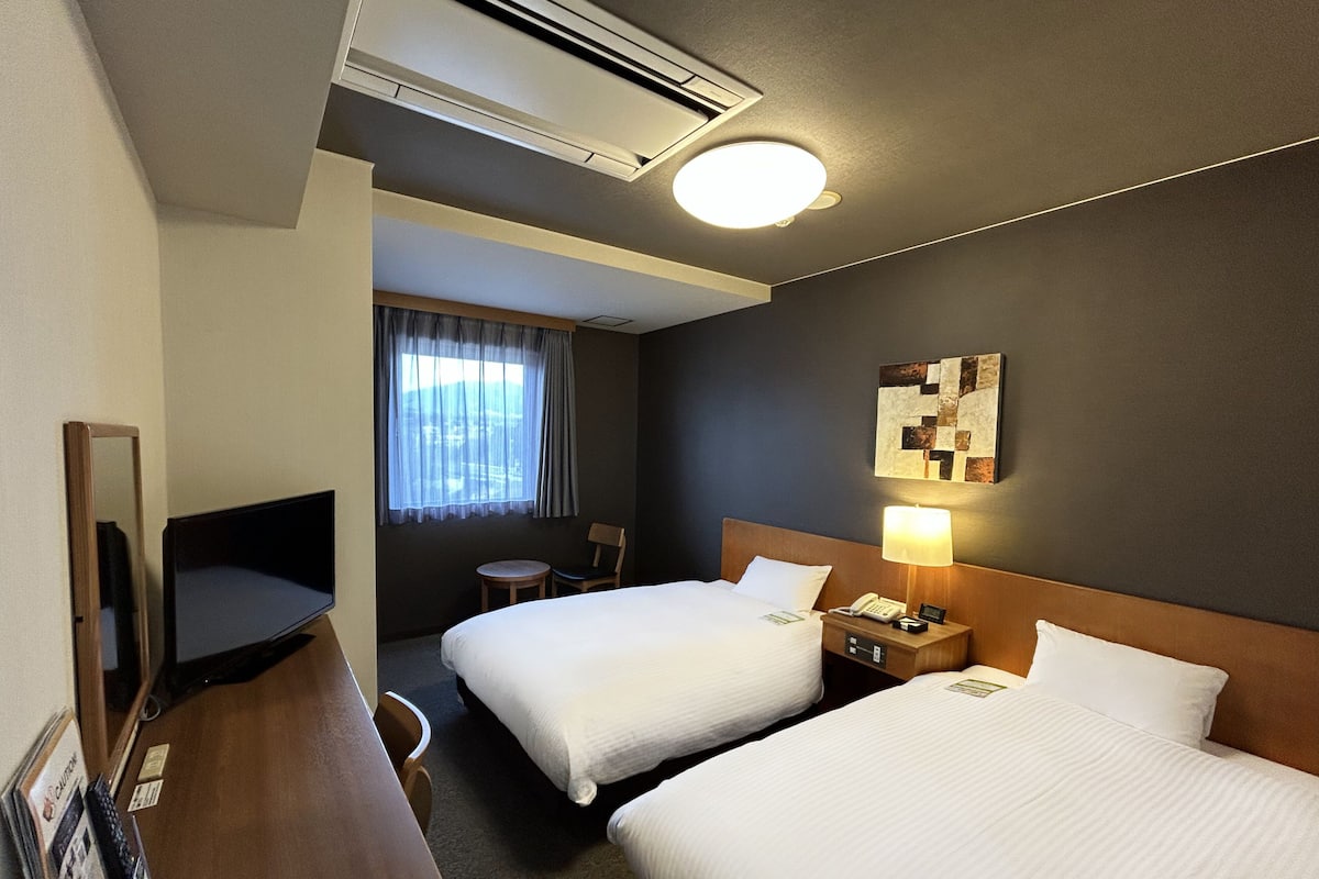 Ferros/tábuas de passar roupa, Wi-Fi de cortesia, roupa de cama