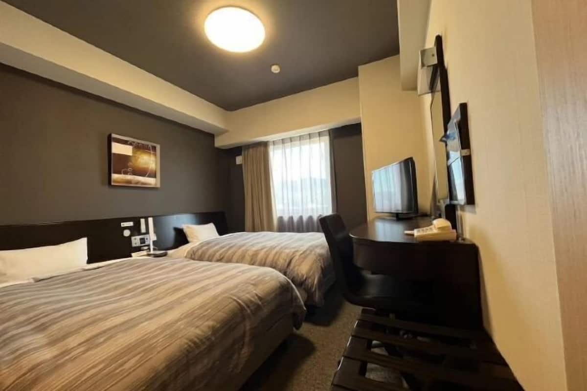 Escrivaninha, Wi-Fi de cortesia, roupa de cama