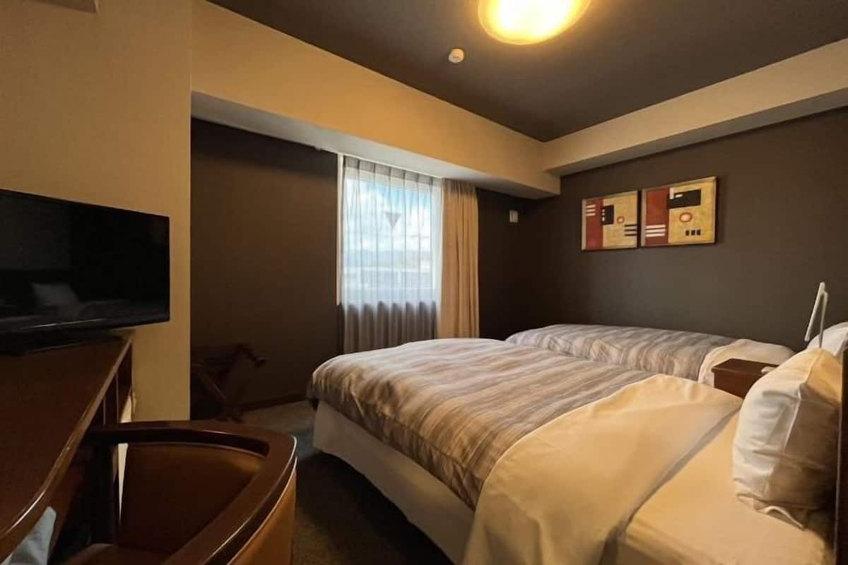 Escrivaninha, Wi-Fi de cortesia, roupa de cama