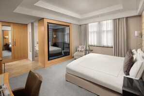 King Superior Accessible room | Roupas de cama premium, camas Select Comfort