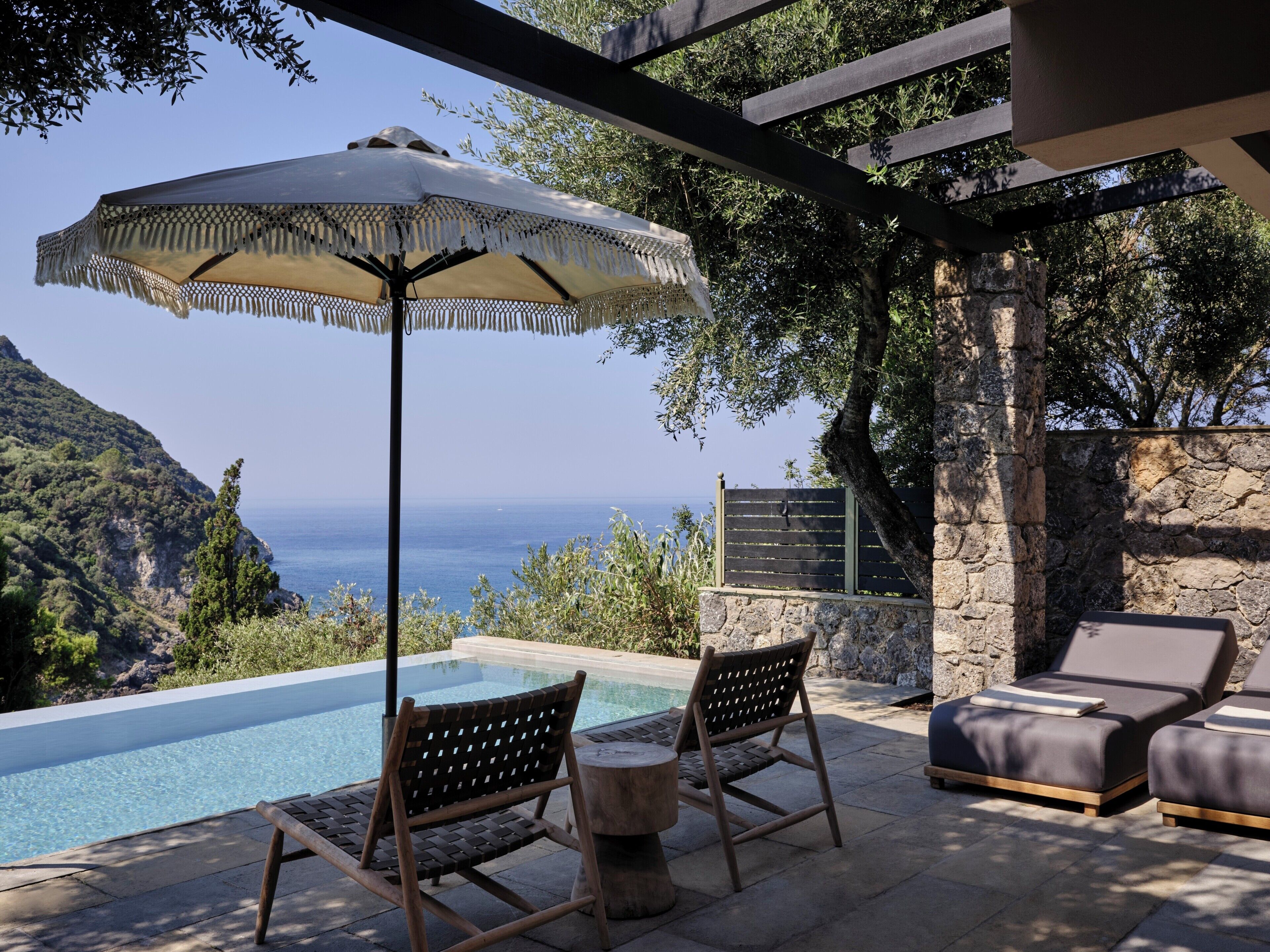 Deluxe Double Suite Sea View with Private Pool | Vista do quarto