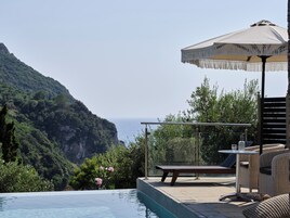 Deluxe Double Room Sea View with Private Pool | Vista do quarto