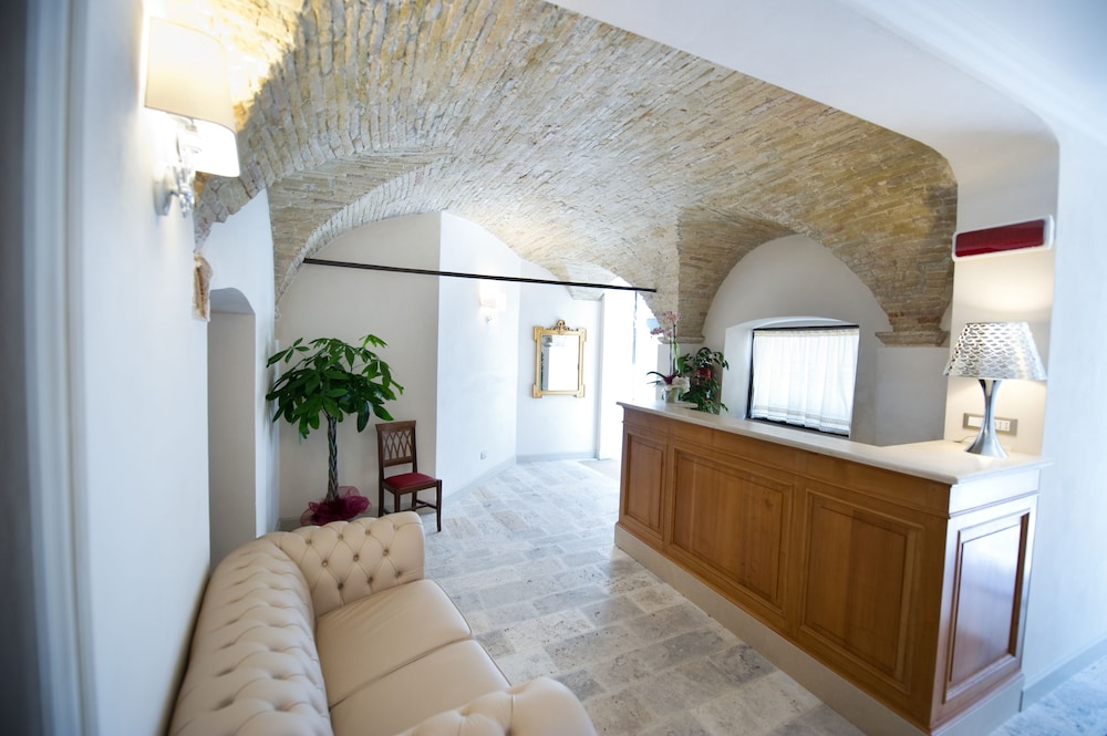 Palazzo Dei Mercanti - Historical Residence - Ascoli Piceno