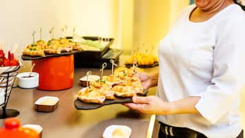 Pequeno-almoço tipo buffet diário (70.00 BRL por pessoa)