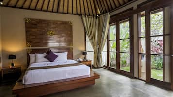 Vila, 1 quarto, piscina particular | Frigobar, cofres nos quartos, escrivaninha