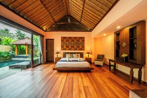 Villa, 2 quartos, piscina privativa | Minibar, cofre no quarto, secretária, ferro/tábua de engomar 