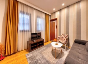 Suite Familiar, varanda, vista para o rio | Roupa de alta qualidade, camas de colchão viscoelástico 