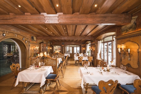 3 restaurantes, almoƧos servidos, cozinha internacional . Parkhotel Wallgau
