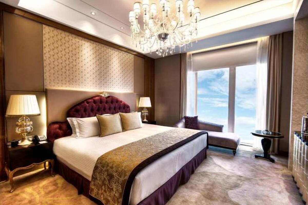 Roupa de alta qualidade, edredões de penas, minibar 