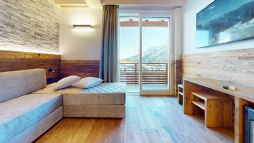 Adjacent Junior Luxury Suite | Cofres nos quartos, quartos à prova de som, Wi-Fi de cortesia