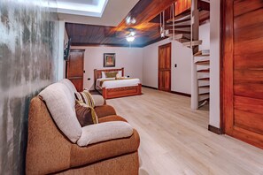 Quarto Familiar | Edredões de penas, minibar, cofre no quarto, secretária