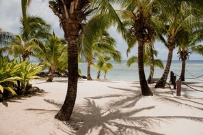 Book Magic Reef Bungalows in Rarotonga | Hotels.com