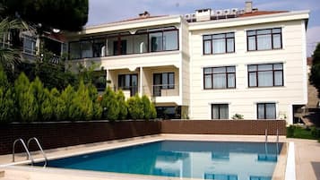 Piscina externa sazonal