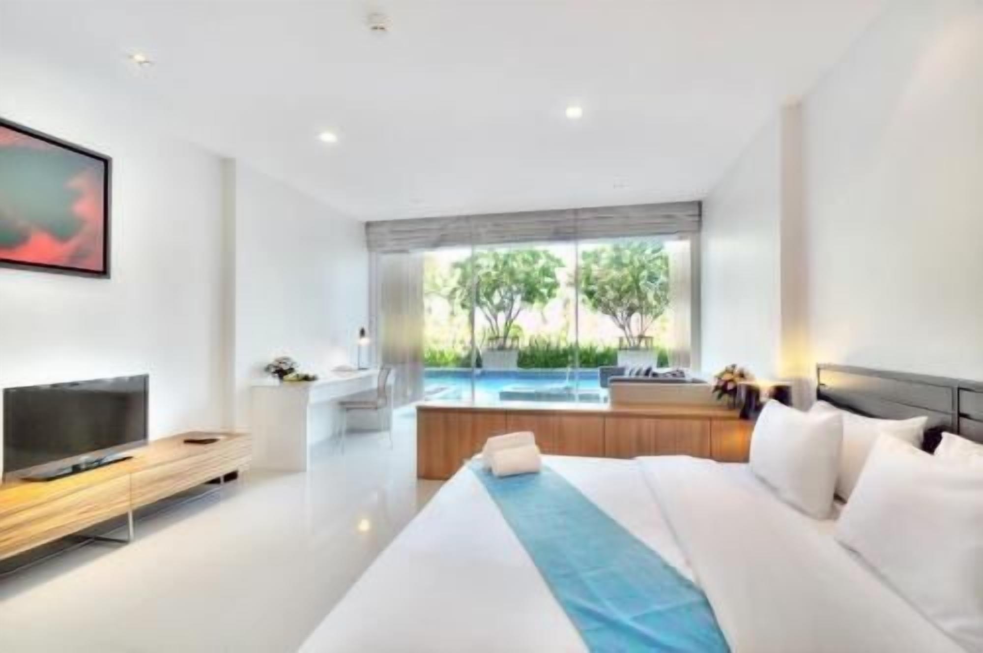 Minibar, cofre no quarto, secretária, quartos insonorizados 