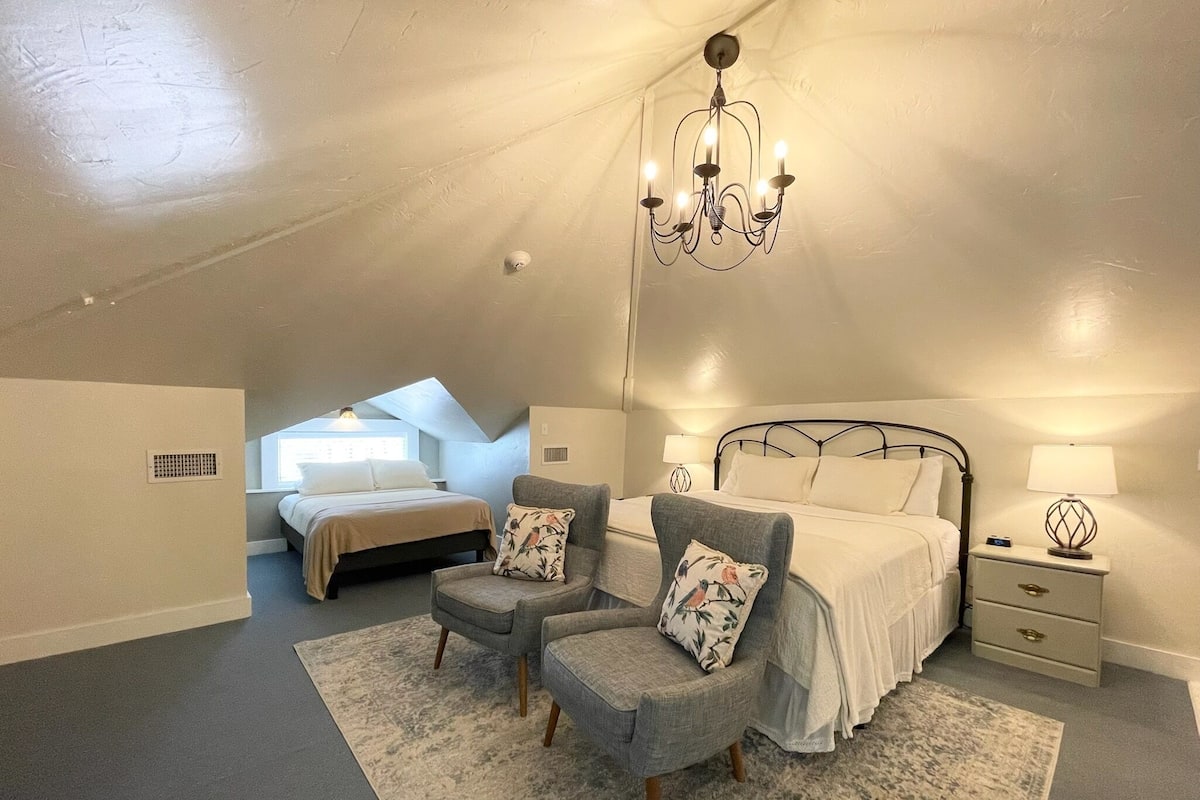 Quarto casal tradicional, vista para o pátio (13 GRA) | 1 quarto, camas com colchões pillow-top, individualmente decorados