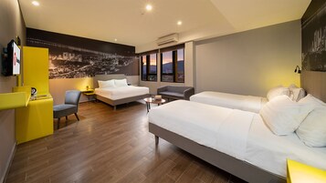 Quarto, várias camas
