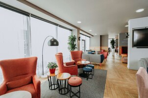 Pequenos-almoços, almoços, jantares servidos, cozinha britânica 