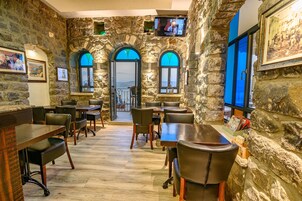 Área de estar no saguão