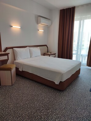 Minibar, quartos insonorizados, Wi-fi grátis, roupa de cama fornecida 