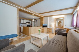 Apartamento (up to 4 adults) | Comodidades do quarto