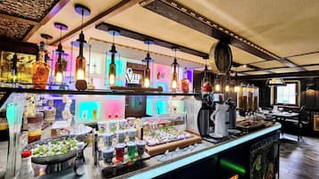 Café da manhã com buffet grátis todos os dias