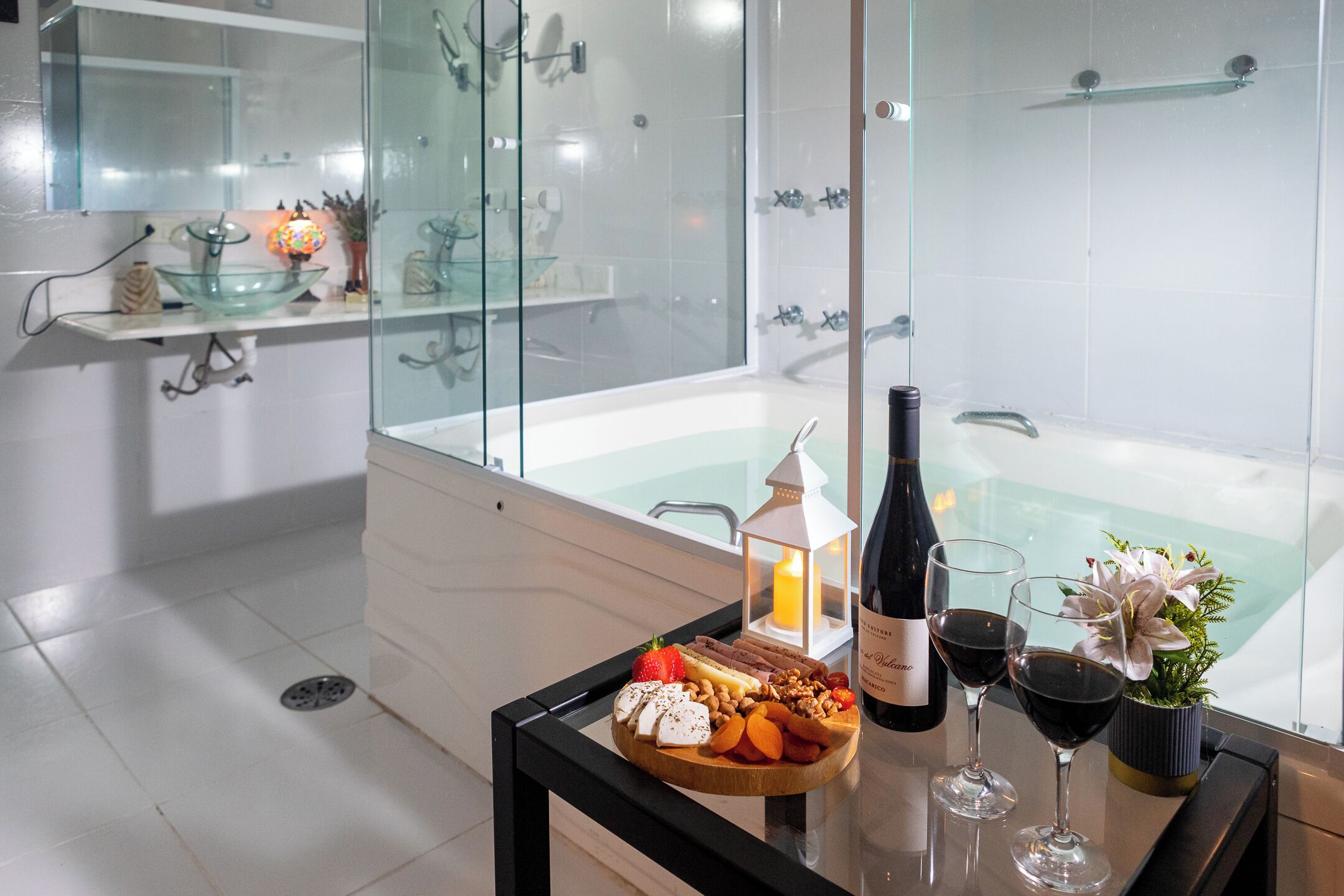 Suite Master Paris com lareira | Casa de banho | Produtos de higiene exclusivos, um secador de cabelo 