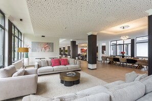 Pequeno-almoço tipo buffet diário (14.5 EUR por pessoa) 