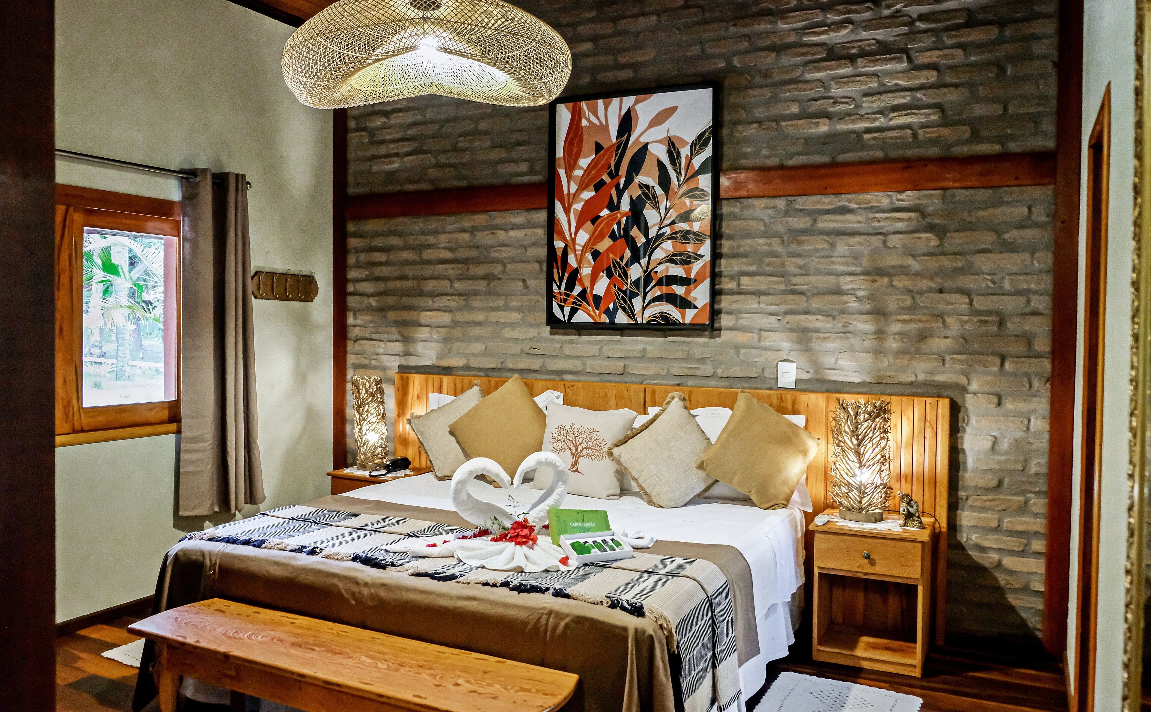 Suite Deluxe | Cofre no quarto, com decoração personalizada 