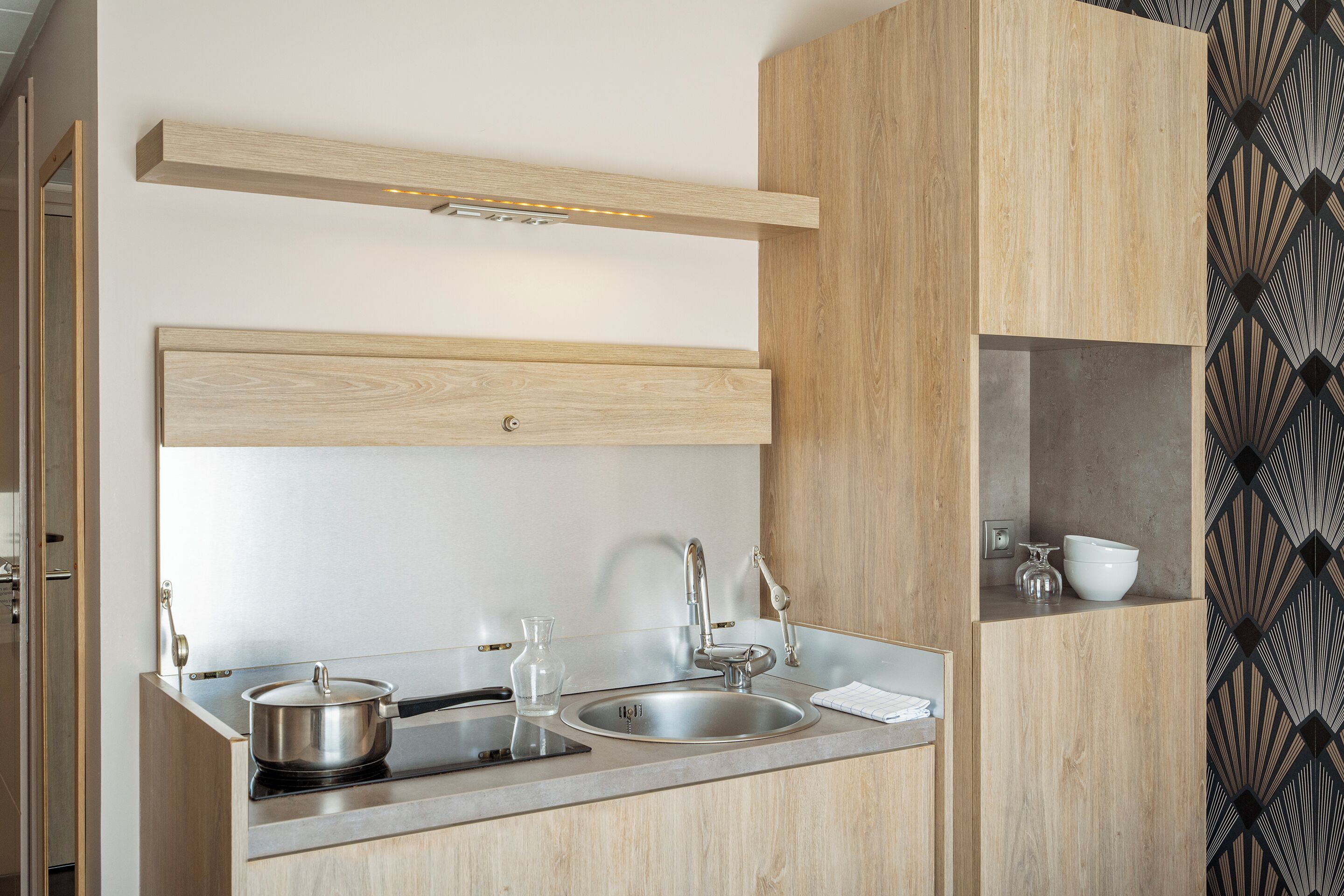 Estúdio Standard, 1 cama king-size, não fumadores (Twin bed on request) | Kitchenette privada | Um frigorífico, um micro-ondas, uma placa de cozinha 