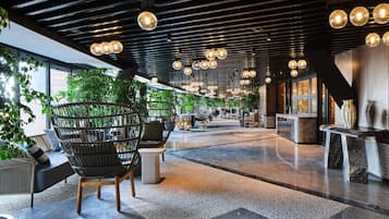 4 restaurantes, é servido café da manhã